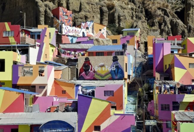 Pintan de color un barrio aymara en Bolivia inspirándose de favelas ...