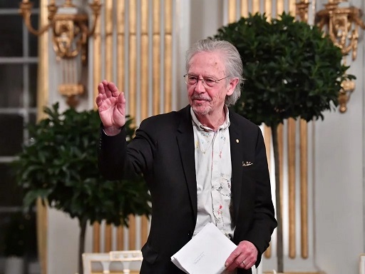 Handke evita la polémica y habla solo de literatura en discurso previo ...