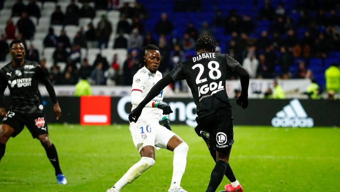 Lyon cede empate en casa ante Amiens y se aleja del podio - Crónica