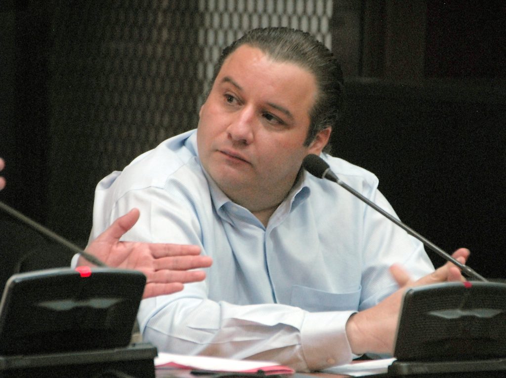 Roberto Barreda fallece por Covid-19 en el Hospital San Juan de Dios ...