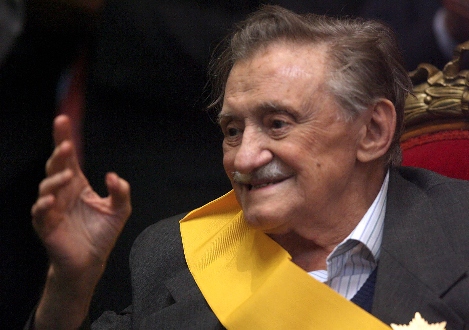 Uruguay celebra 100 años de Benedetti, el poeta que ayudó a labrar su ...
