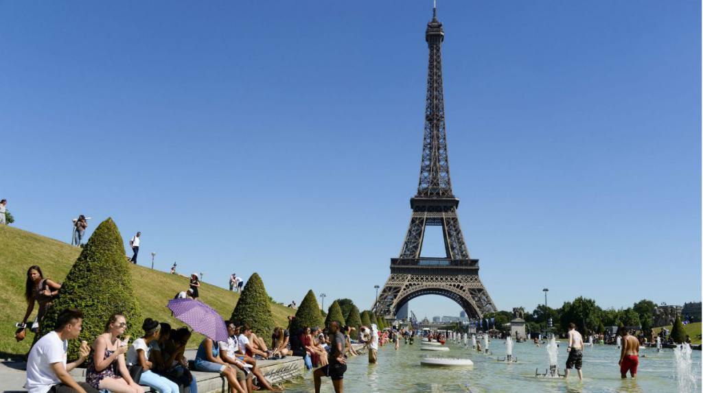 Francia "salvó" su temporada de verano gracias al turismo nacional ...