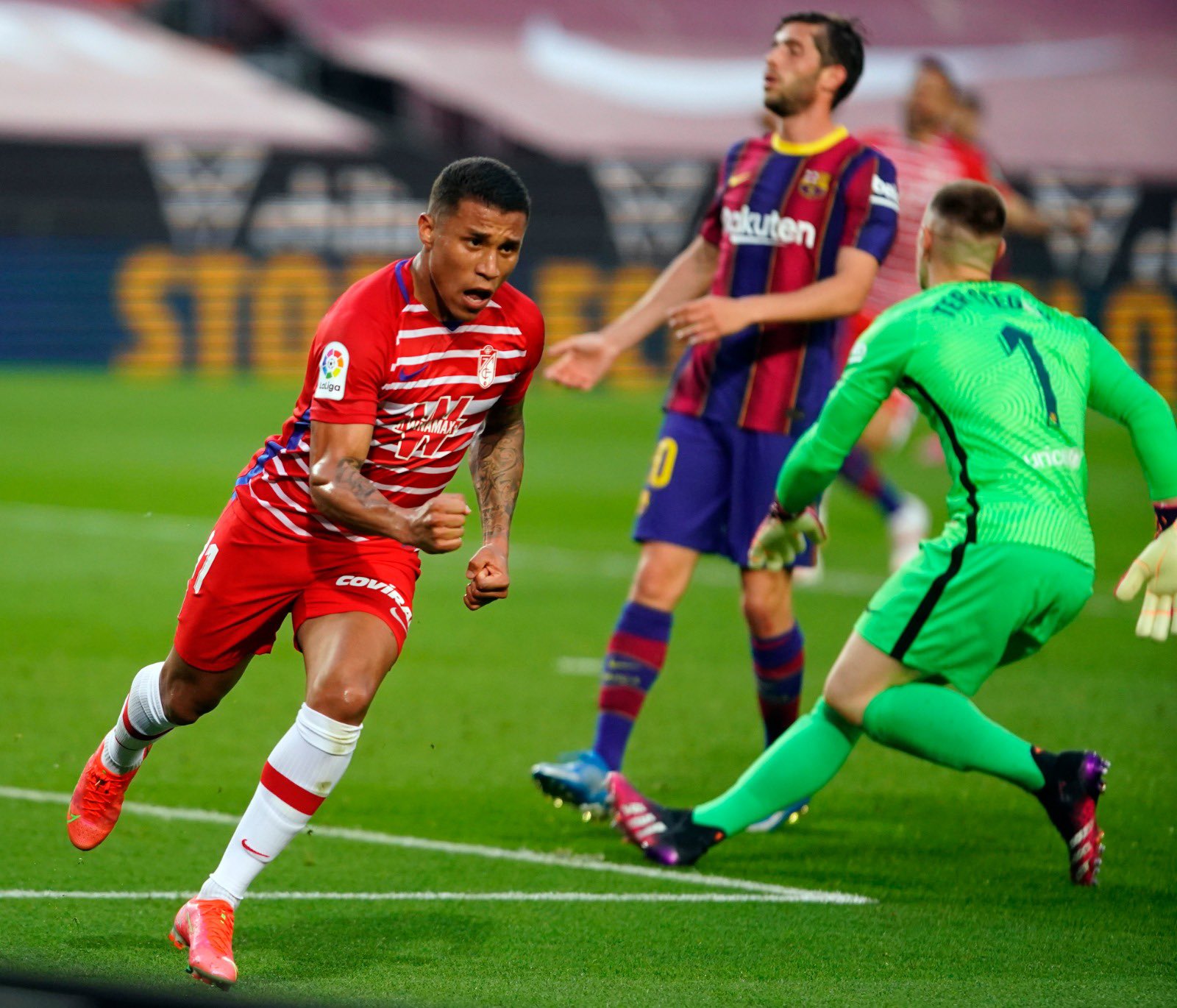 El Barsa deja escapar el liderato de LaLiga al perder contra el Granada ...