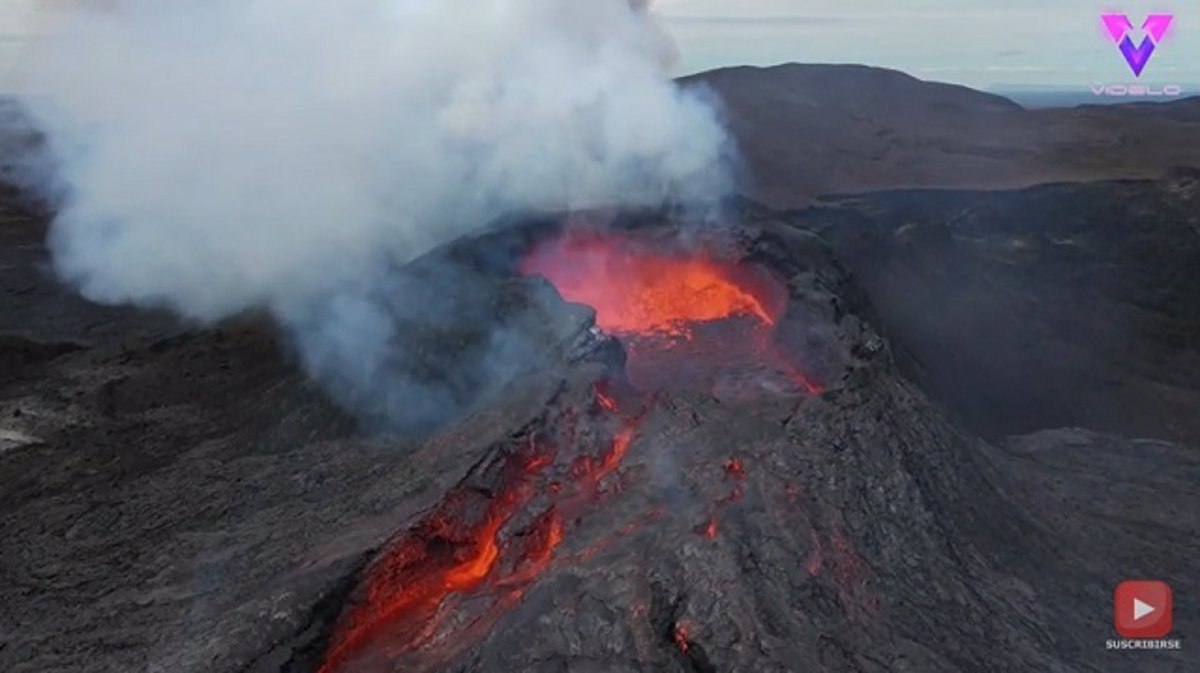 Un fotógrafo captó este increíble vídeo de lava saliendo disparada ...