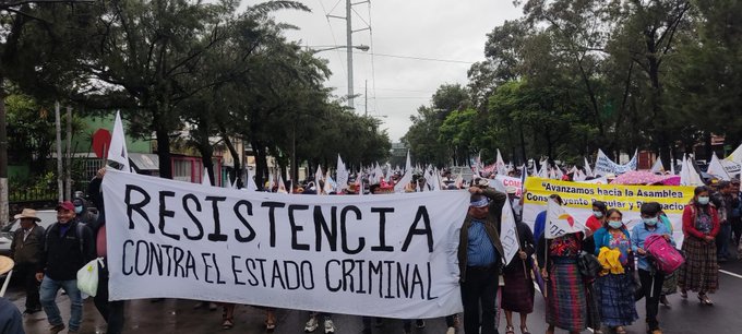 La protesta de campesinos se vuelve mutitudinaria al llegar al centro ...