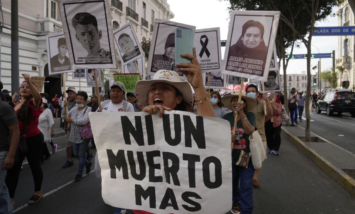 Muertos llegan a 50 en Perú, mientras pueblos originarios quieren ...
